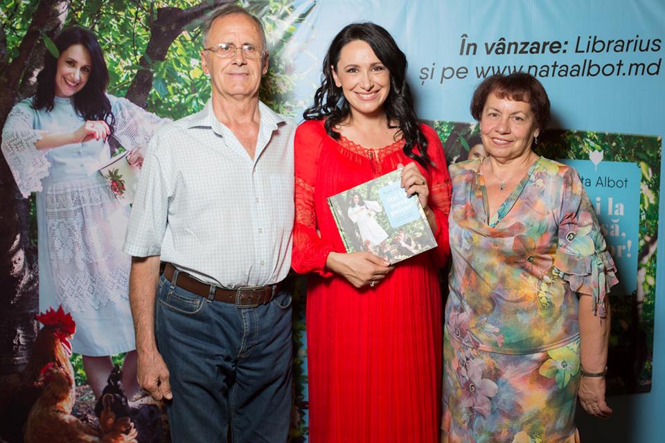 Nata Albot a dat viață unei noi cărți cu îndemnul „Hai la masă, Puișor ...