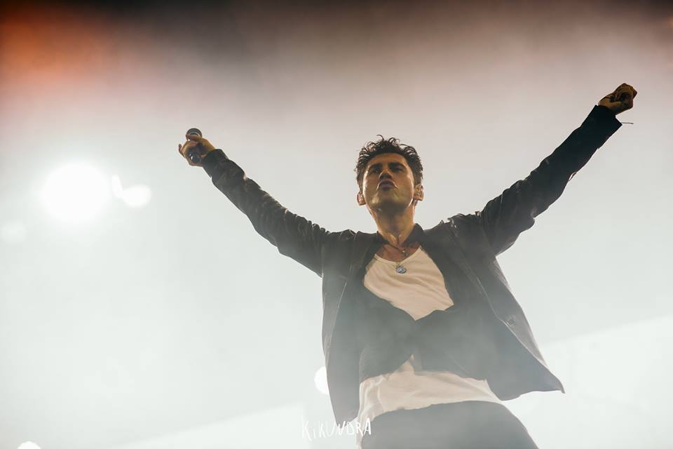 Moment emoționant la concertul lui Dan Bălan. Mama artistului a urcat ...