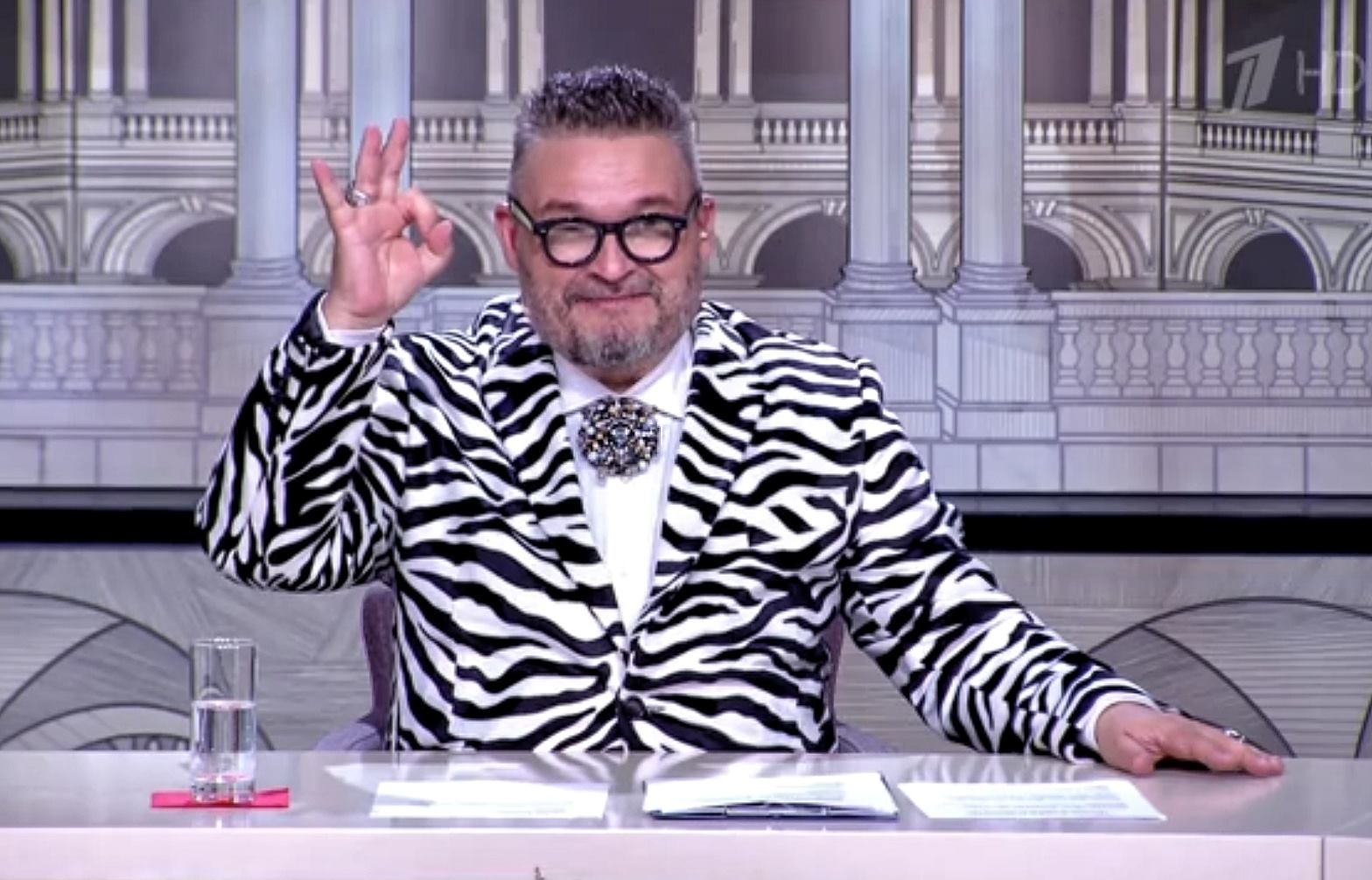 Celebrul istoric de modă, Alexandr Vasiliev, adoră creația unei ...