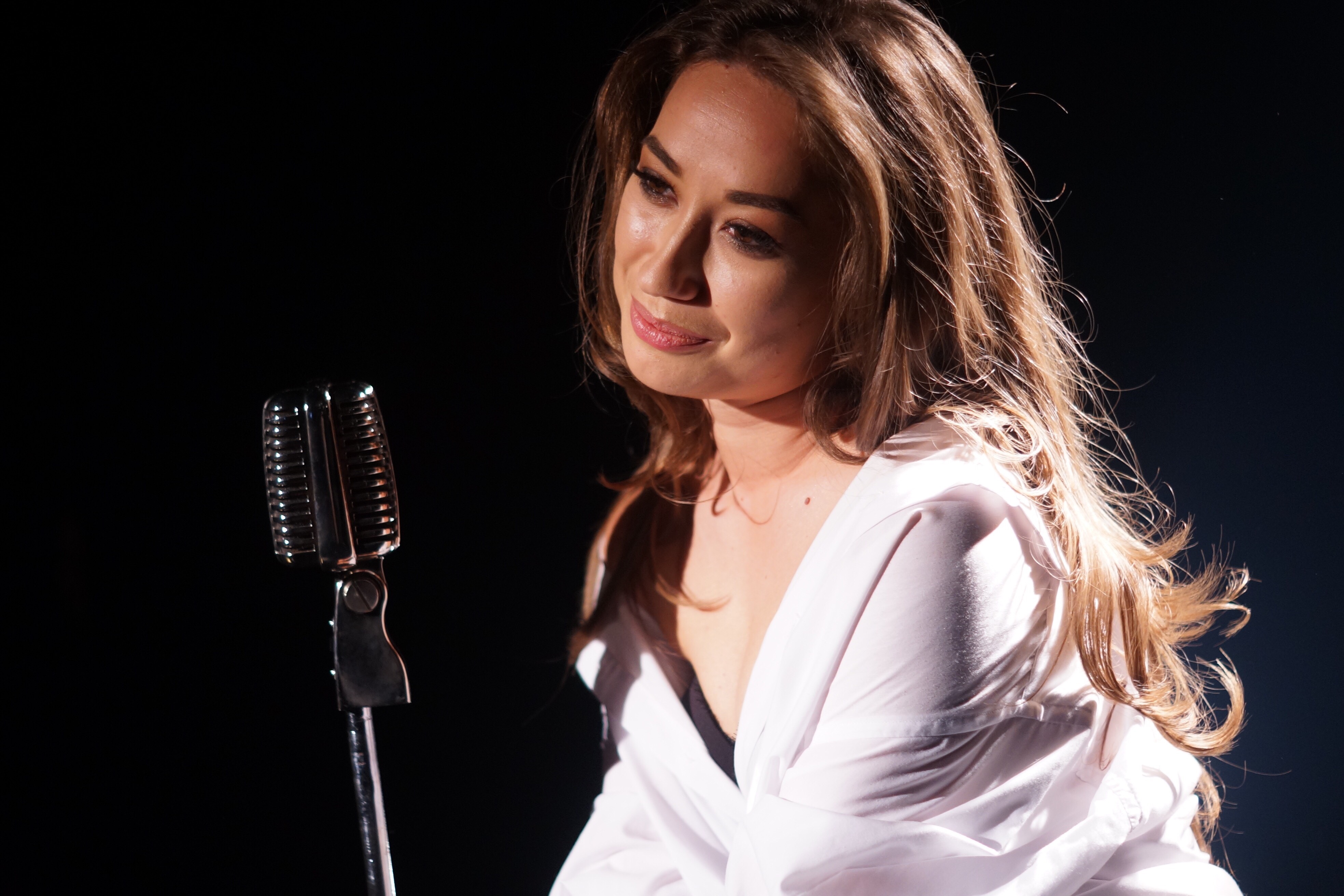 De la canto-popular la jazz e doar un pas... sau poate un ocean! Află ...