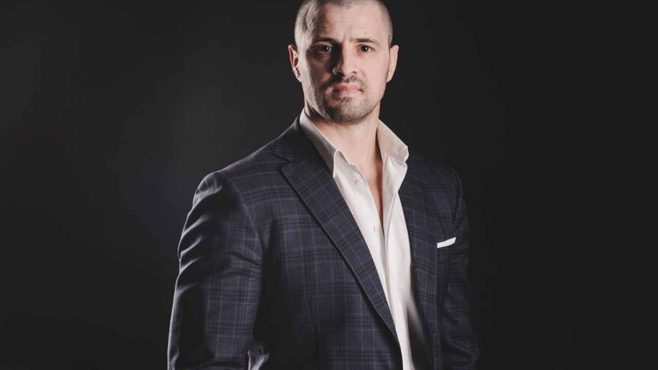 Pavel Stratan a împlinit azi 49 de ani! Ce promisiune a făcut ...