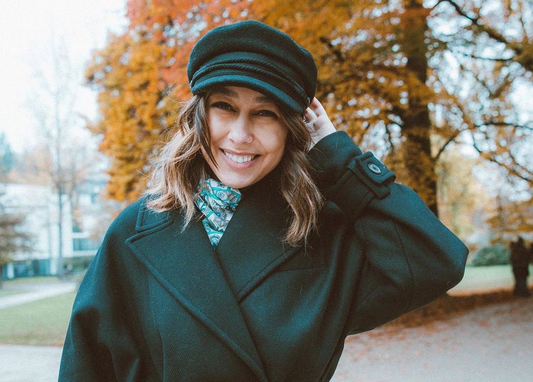 Cum să asortezi blugii cu talie înaltă? Daniela Culev are o mulțime de idei pentru tine (Video ...