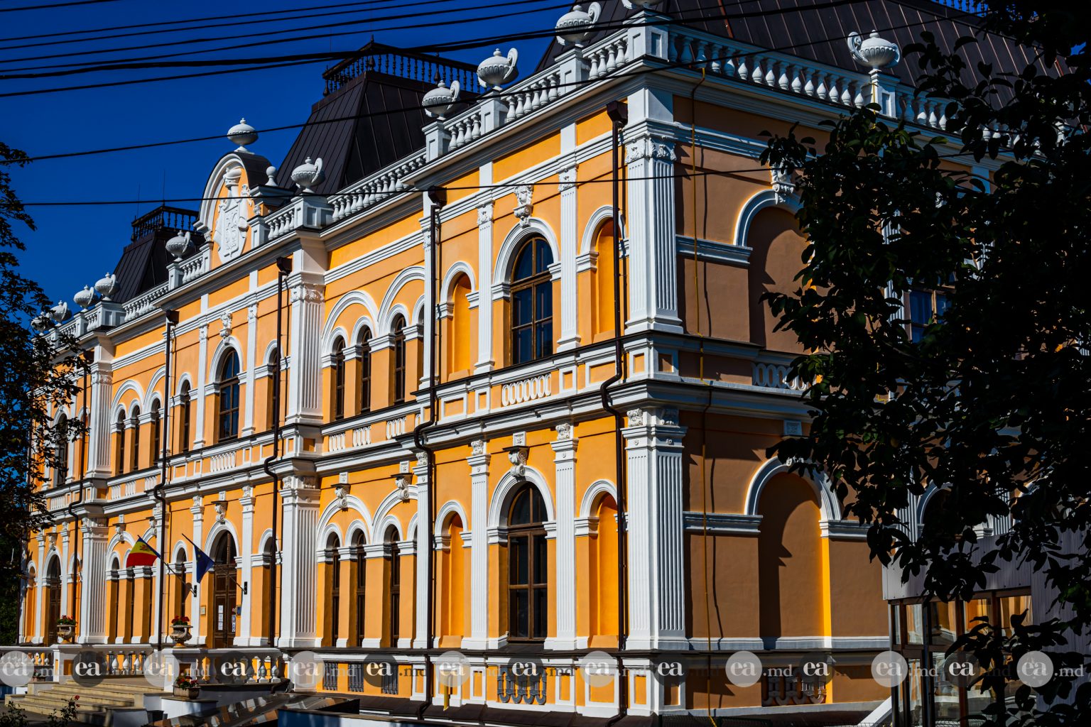 Conacul Manuc Bey - unul dintre cele mai frumoase puncte de atracție ...