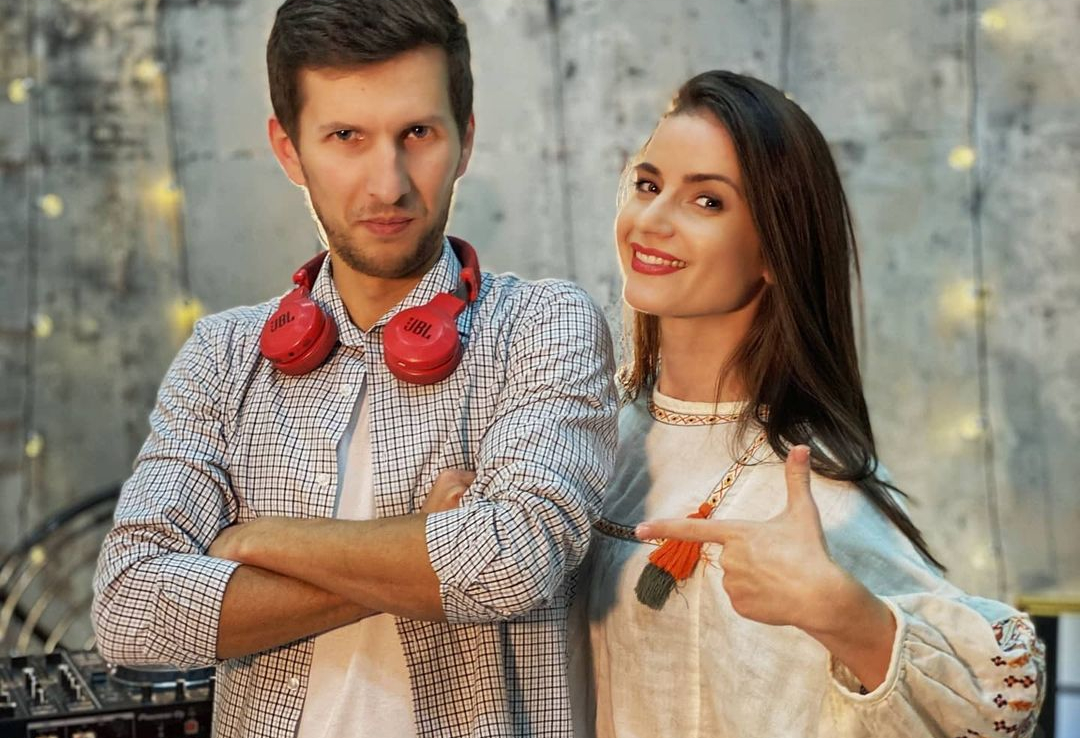 Stela Botez a lansat un colind în colaborare cu un Dj! Cum sună „Flori ... Stela Botez a lansat un colind în colaborare cu un Dj! Cum sună „Flori ...