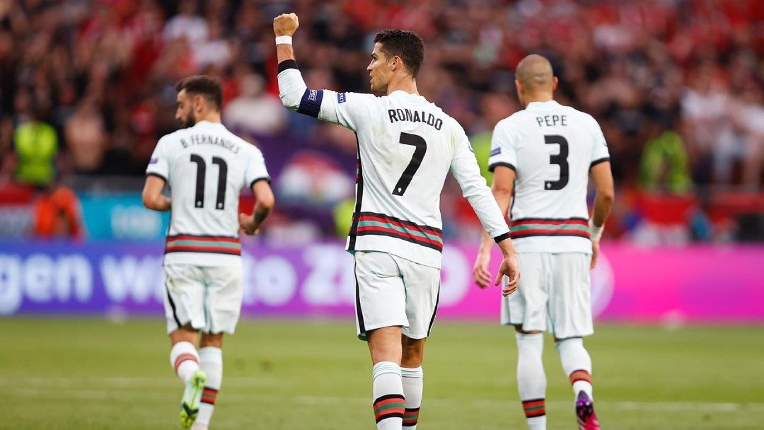 Gestul lui Cristiano Ronaldo la o conferință de presă a afectat bursa ... Gestul lui Cristiano Ronaldo la o conferință de presă a afectat bursa ...