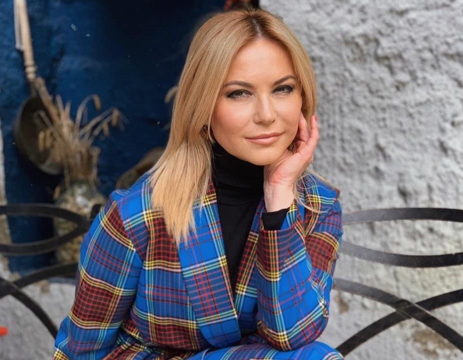 Rodica Ciorănică: „Eşti interesant oamenilor doar când eşti în cădere ...