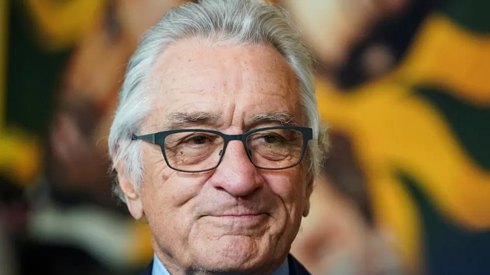 Robert De Niro: Femeia „a încercat să fure cadourile actorului” de sub ...