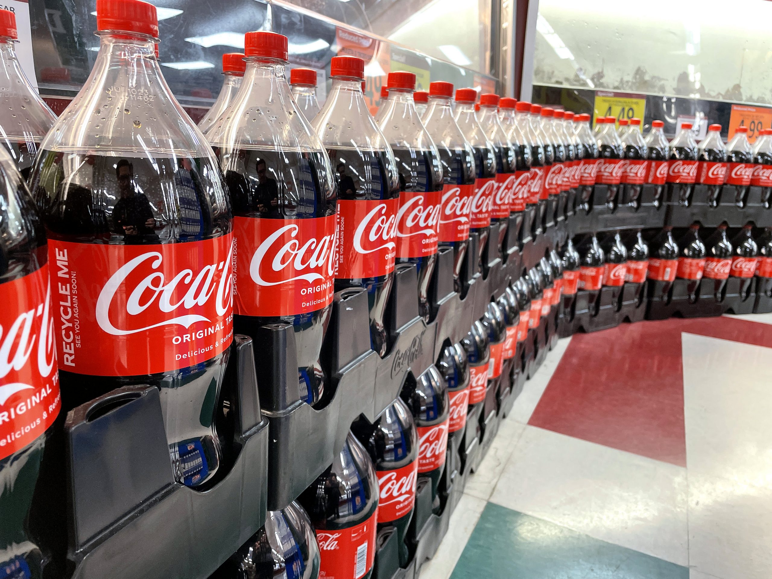 (Video) Pentru toți iubitorii de Coca Cola! Afganistan a lansat propria ...