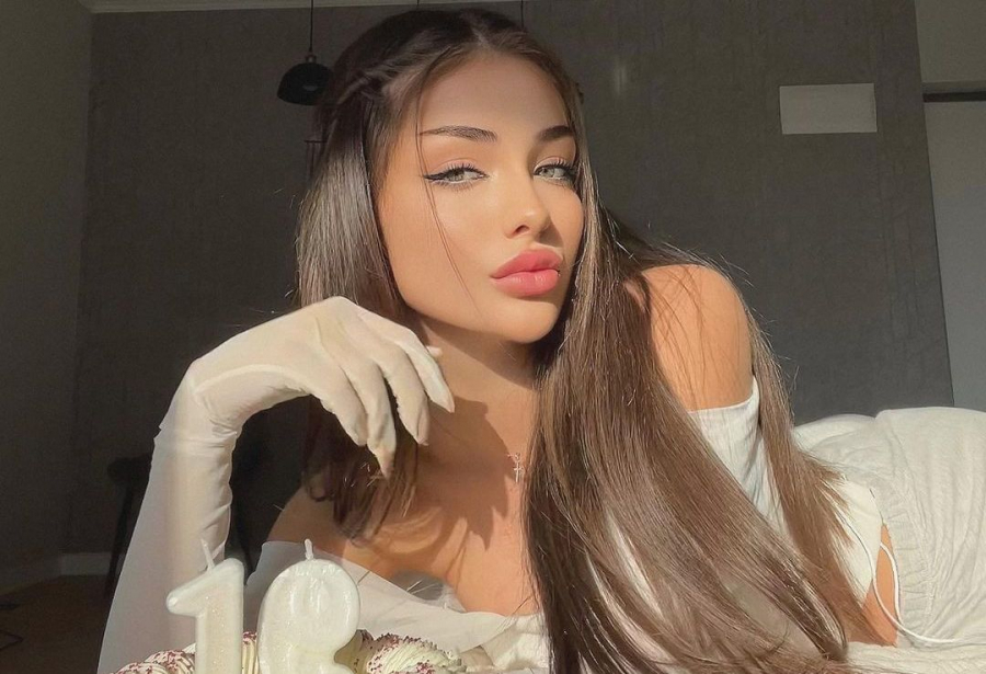 Andreea Bostanica – adevărul despre „sponsorul” cadourilor și vieții de ...